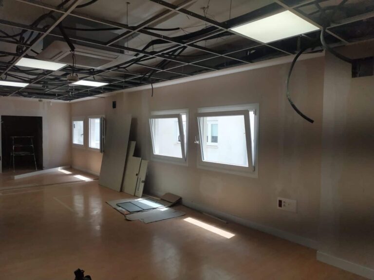 10 single-leaf windows for offices - Ventanas Verdún