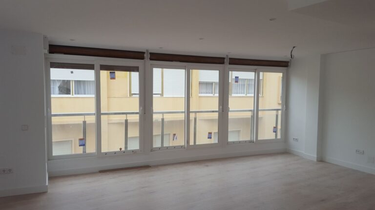 Complete penthouse with exterior enclosure - Ventanas Verdún