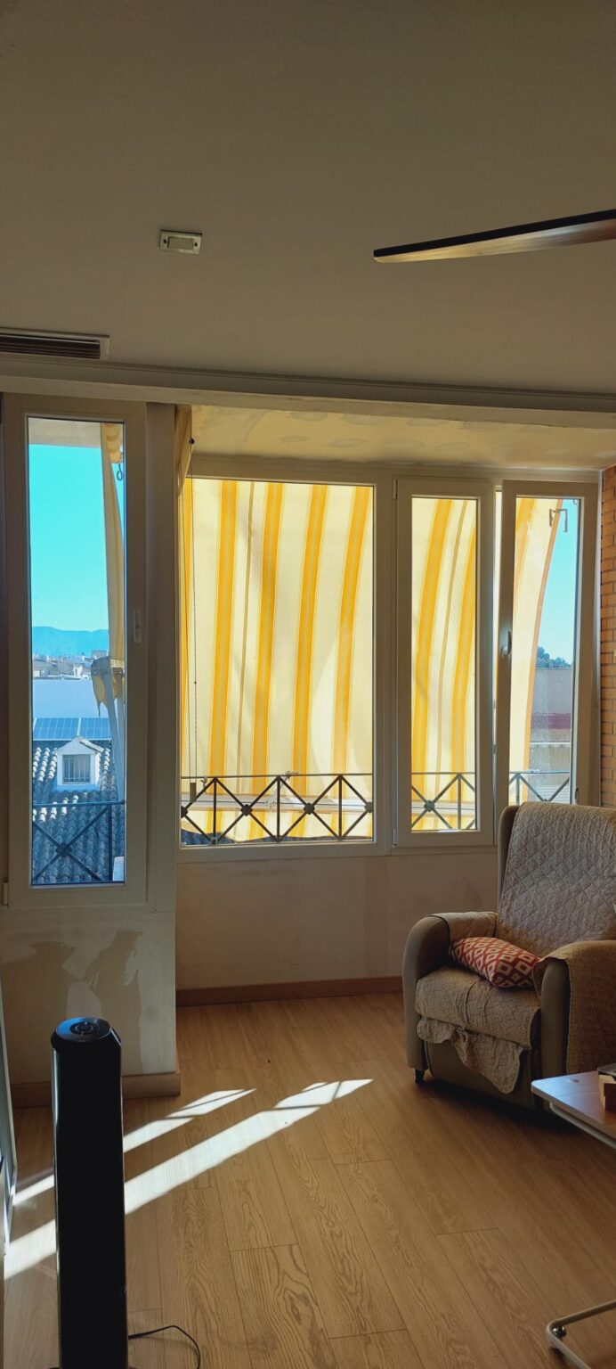 PVC enclosure with inverted corner - Ventanas Verdún